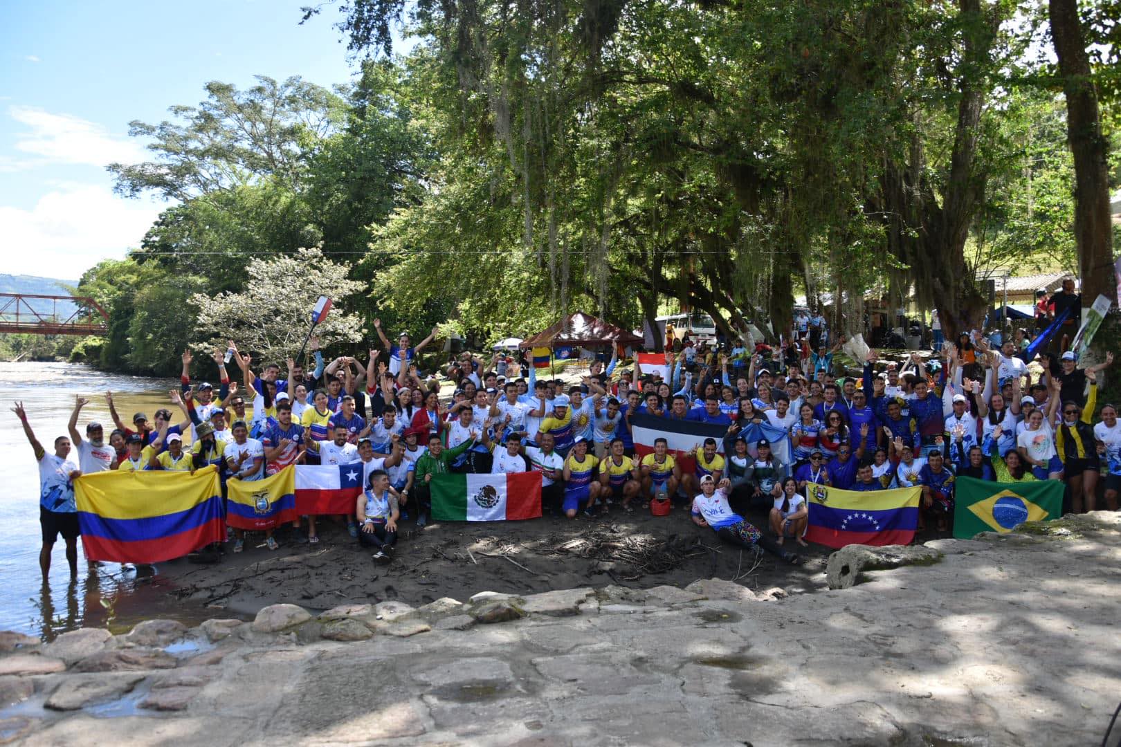 Colombian Racing Season Kickoff with the National Champs! - World Rafting