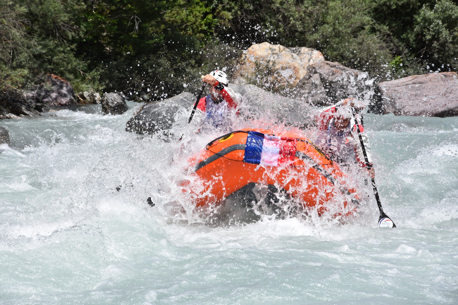 Downriver opens the race days in France - World Rafting